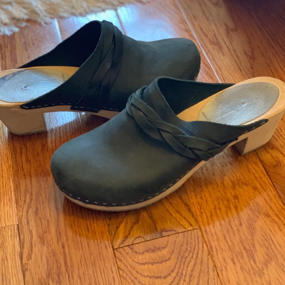 Nina Z Clogs - Brooklyn Based Clog Maker - Gem